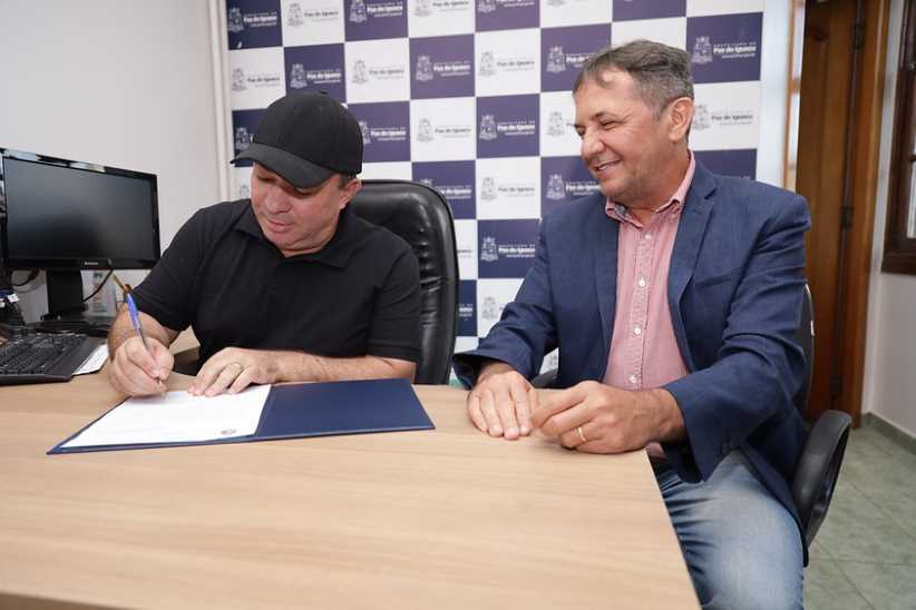 Chico viaja a Portugal e passa o cargo a Francisco - H2FOZ